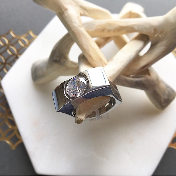 NH | Jewelry | Signity Star Ring | Poshmark